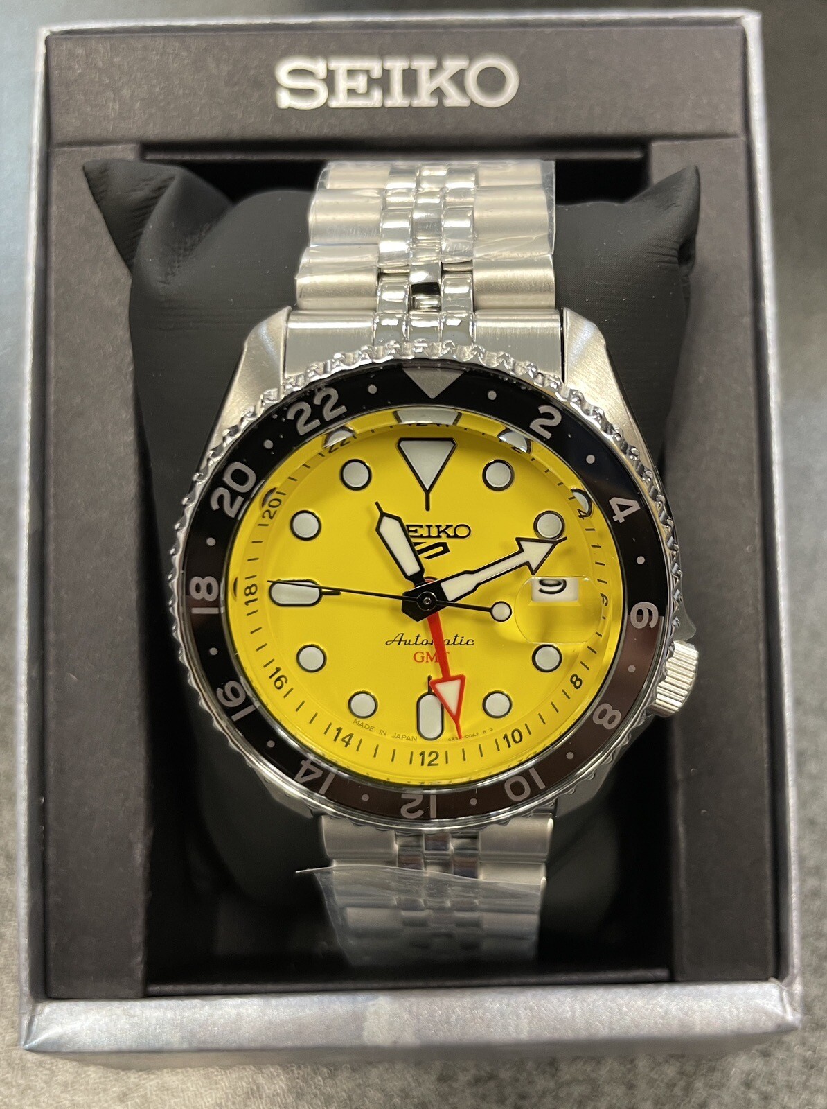 Seiko 5 Sport Automatic GMT Steel Band Yellow Dial Watch SSK017 Made In ...