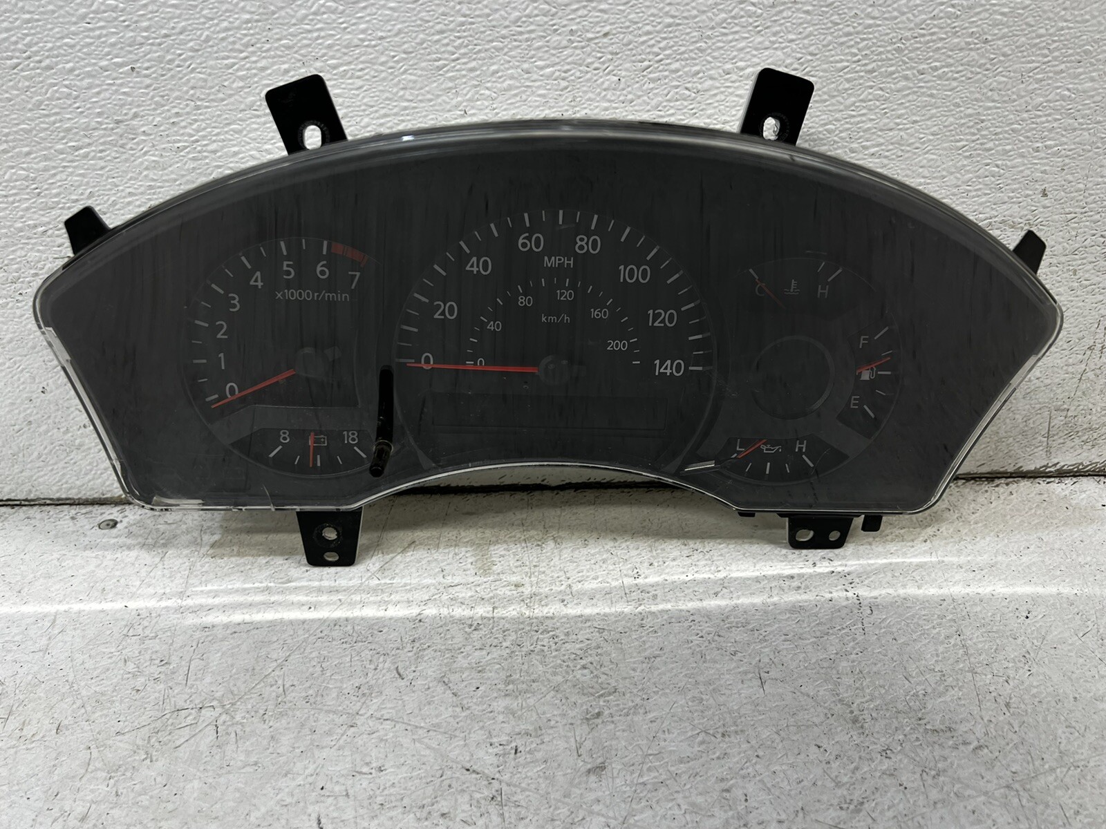2006 Nissan Titan SE XE 4x2 column shift cluster speedometer tach ...