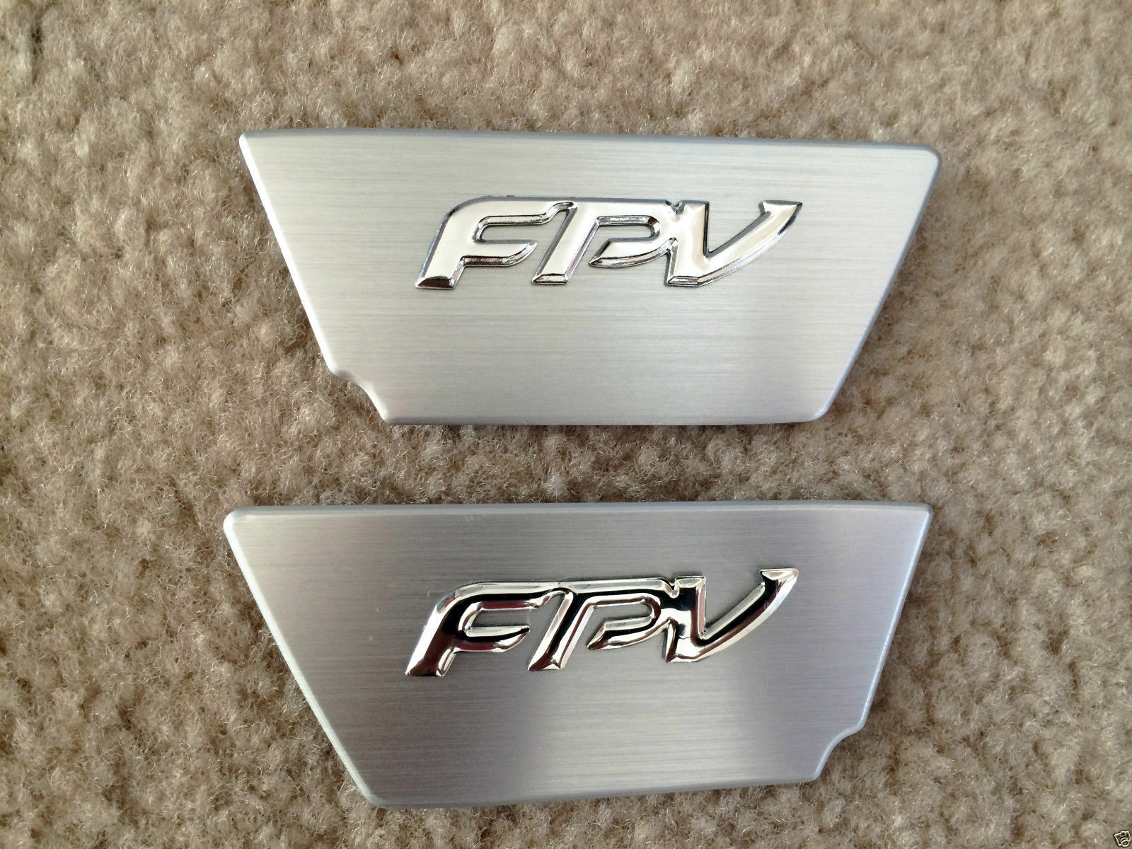 *FPV INTERIOR DOOR HANDLE INSERT BADGE FOR FPV/FORD FG FALCON XR6/XR8 ...