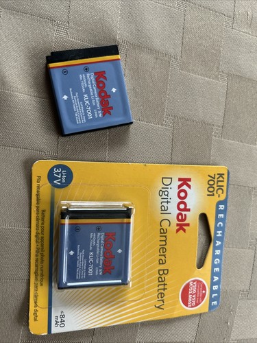 Two Kodak KLIC-7001 Original Li-ion Rechargeable Digital Camera ...