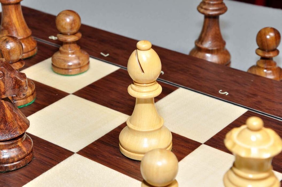 DGT Electronic Chess Board (eBoard) - Bluetooth Rosewood - Timeless ...