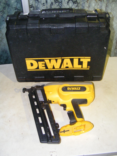 Dewalt Dc618 18v Second Fix Angled Nailgun ni-cad 2 | eBay UK