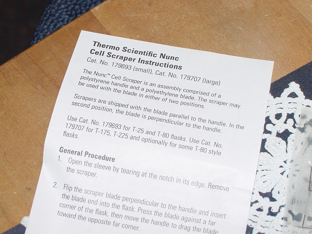 Thermo Scientific *nunc* 179693 Cell Scrapers 1.6cm PE Blade PS Handle ...