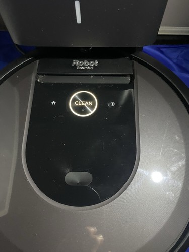 iRobot Roomba i7 Robot Vacuum With Automatic Disposal Base ADE-N1 | eBay