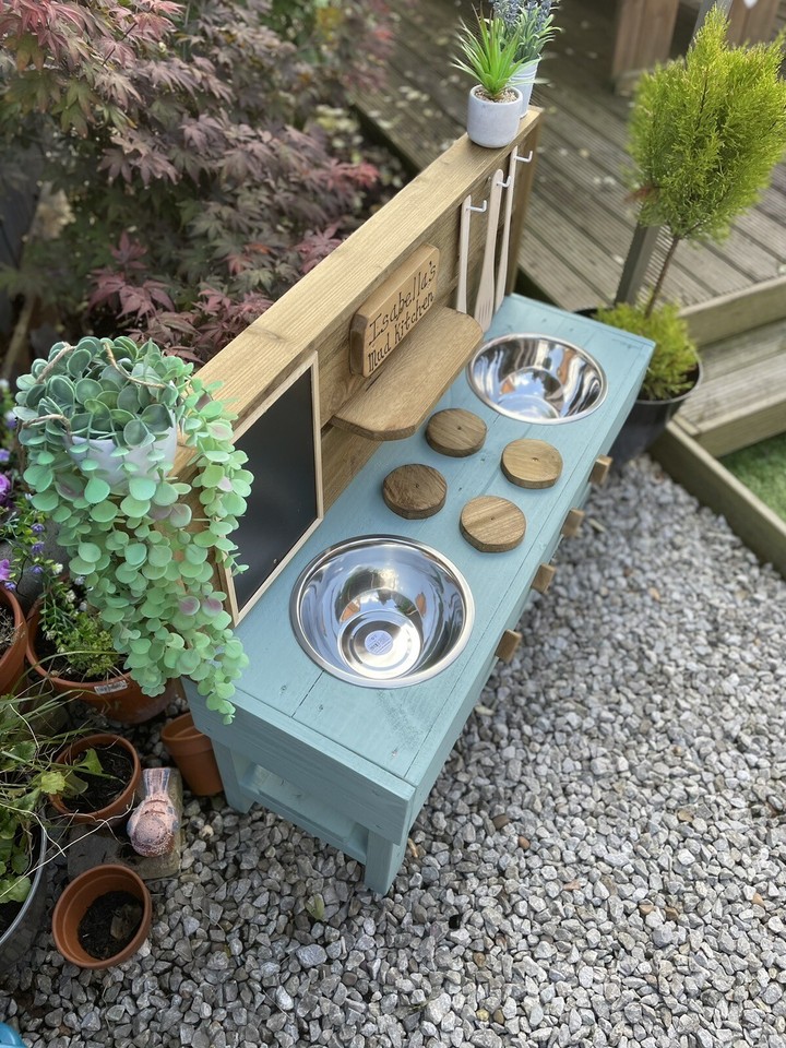 QUALITY CHILDREN’S OUTDOOR MUD KITCHEN WITH FREE APRON & 6 LAMINATED ...