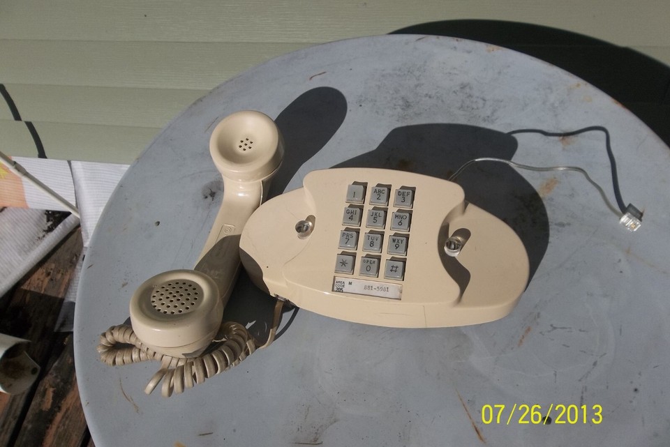 Vintage Western Electric Corded Princess Touch Tone Receiver Phone Tan ...