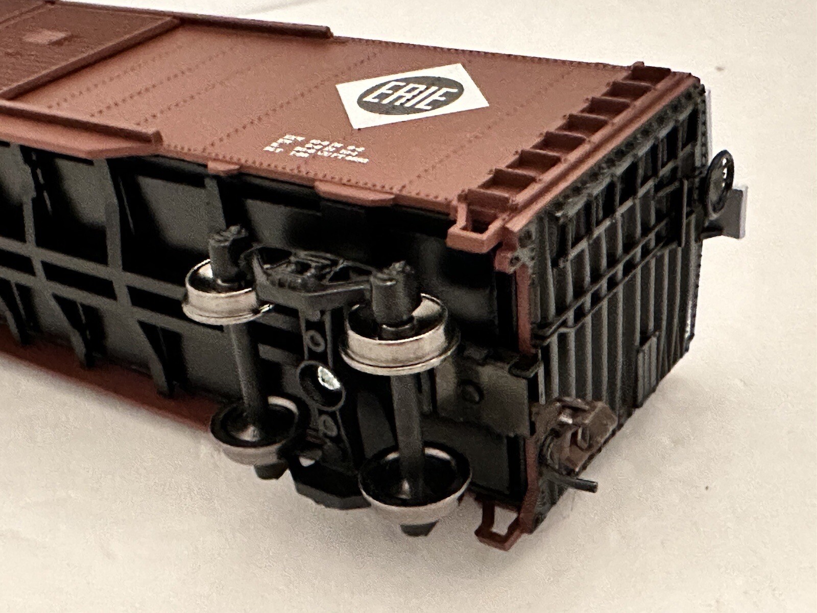 ATHEARN READY TO ROLL HO SCALE ERIE #60771 50’ EXPRESS BOX CAR #92458 ...