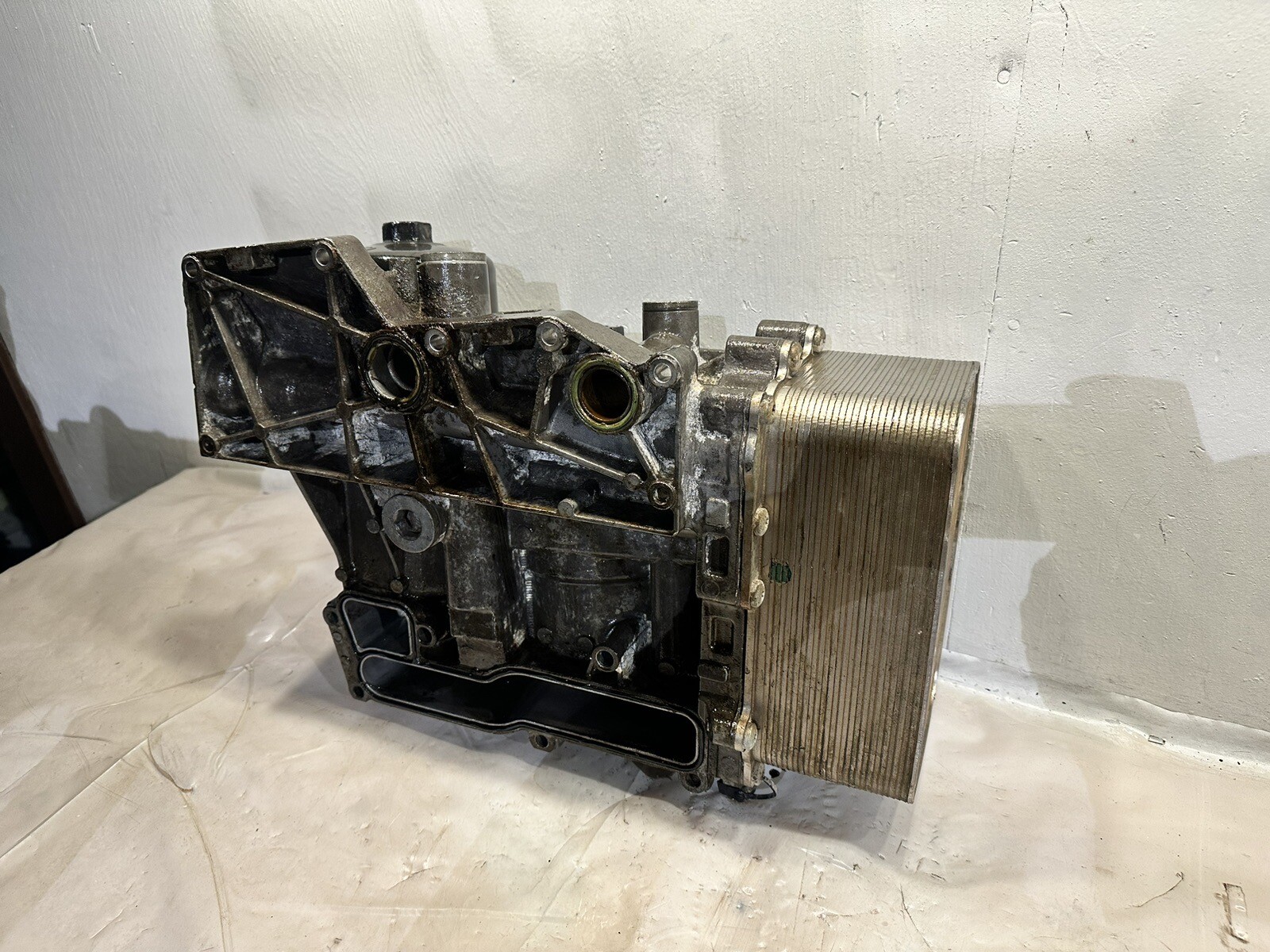 2013-2017 Paccar MX13 Diesel engine Oil Filter / Cooler Module 2011886 ...