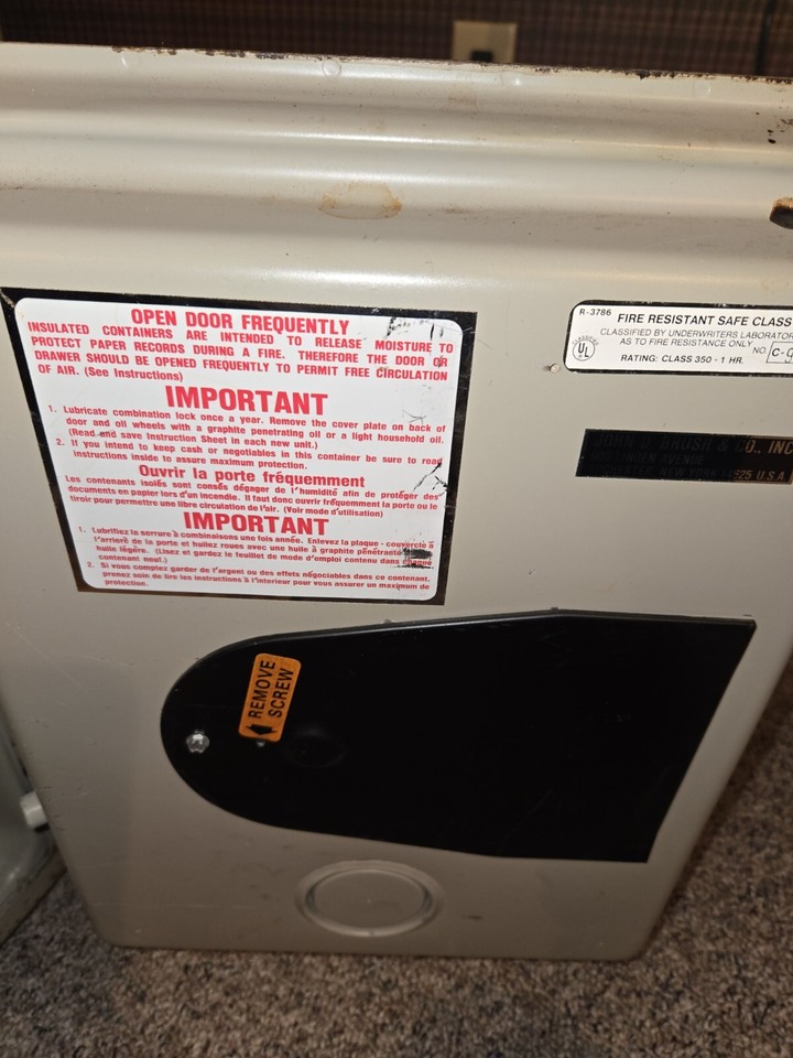 Sentry Safe Model 1330 Valeguard Combination Floor Safe 21"x17" x17 ...