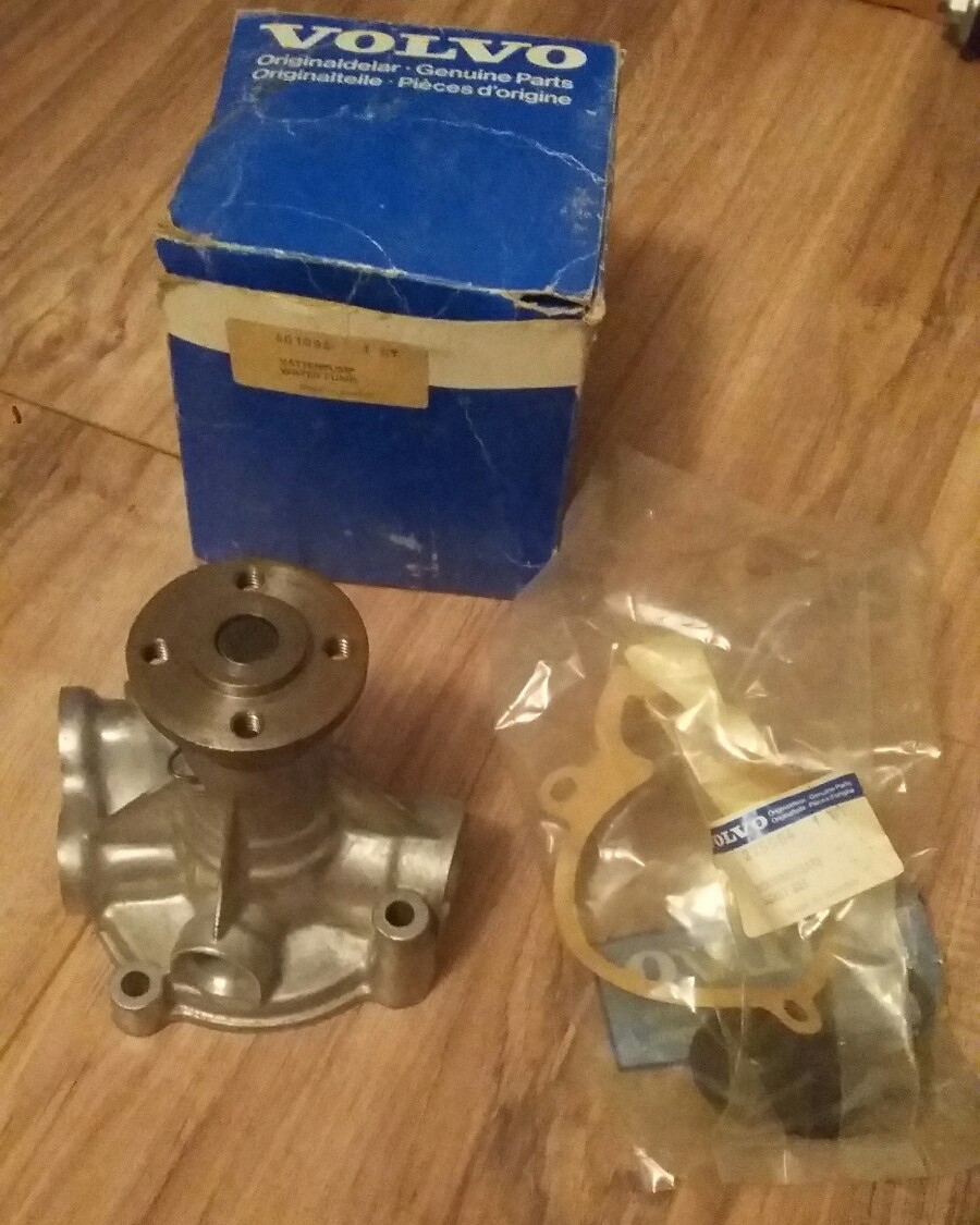 Volvo 164 Genuine OEM Water Pump B30 Engine 1968 - 1975 # 461094 - 5 ...