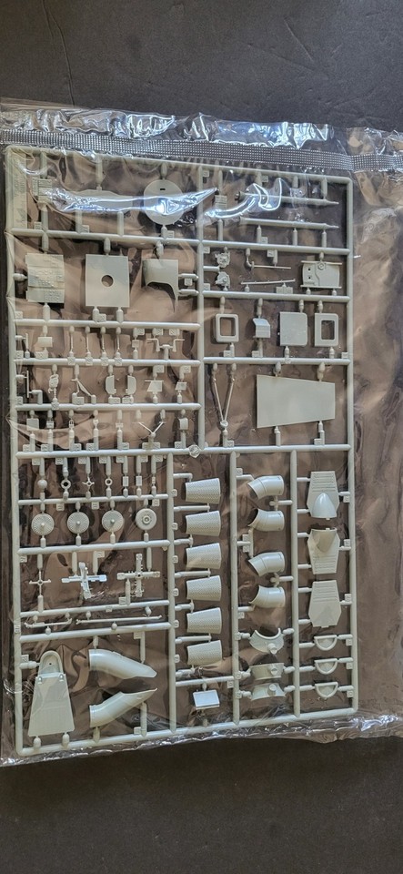 CH-53E SUPER STALLION U.S.MARINES VERSION ACADEMY 1/48 #12209 Open Box ...