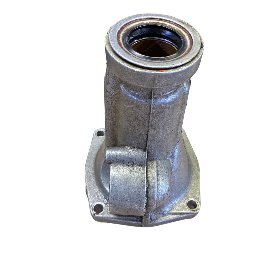 700R4 4L60E 2WD Tail Housing Large Speedo Gear Chevrolet GMC | Genuine ...