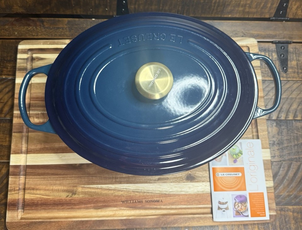 Le Creuset 8-Qt. Enameled Cast Iron Signature Oval Dutch Oven Agave New ...