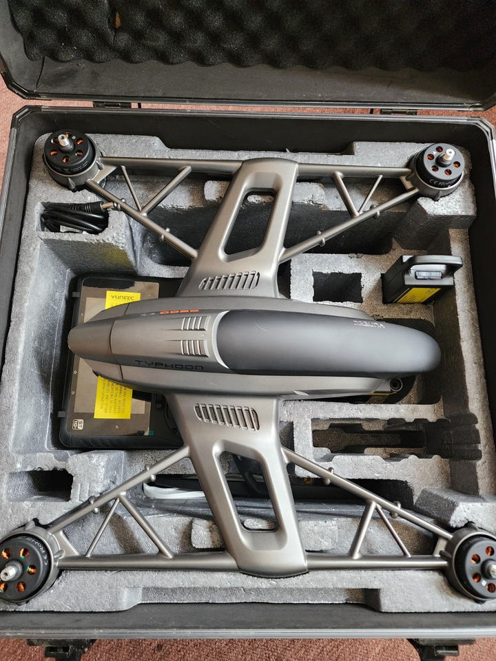 New Open Box Yuneec Electric Aviation TYPHOON Q500 4K Drone in Rolling ...