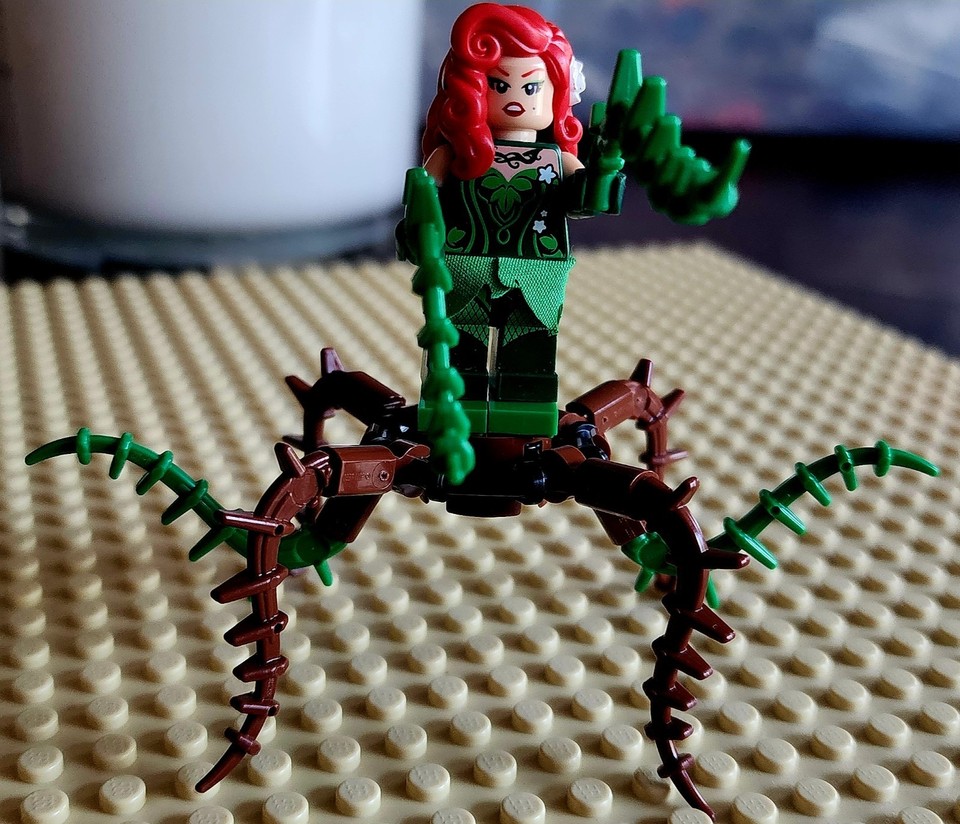 LEGO DC Batman Movie Poison Ivy w Cloth Skirt Minifigure From Scuttler ...