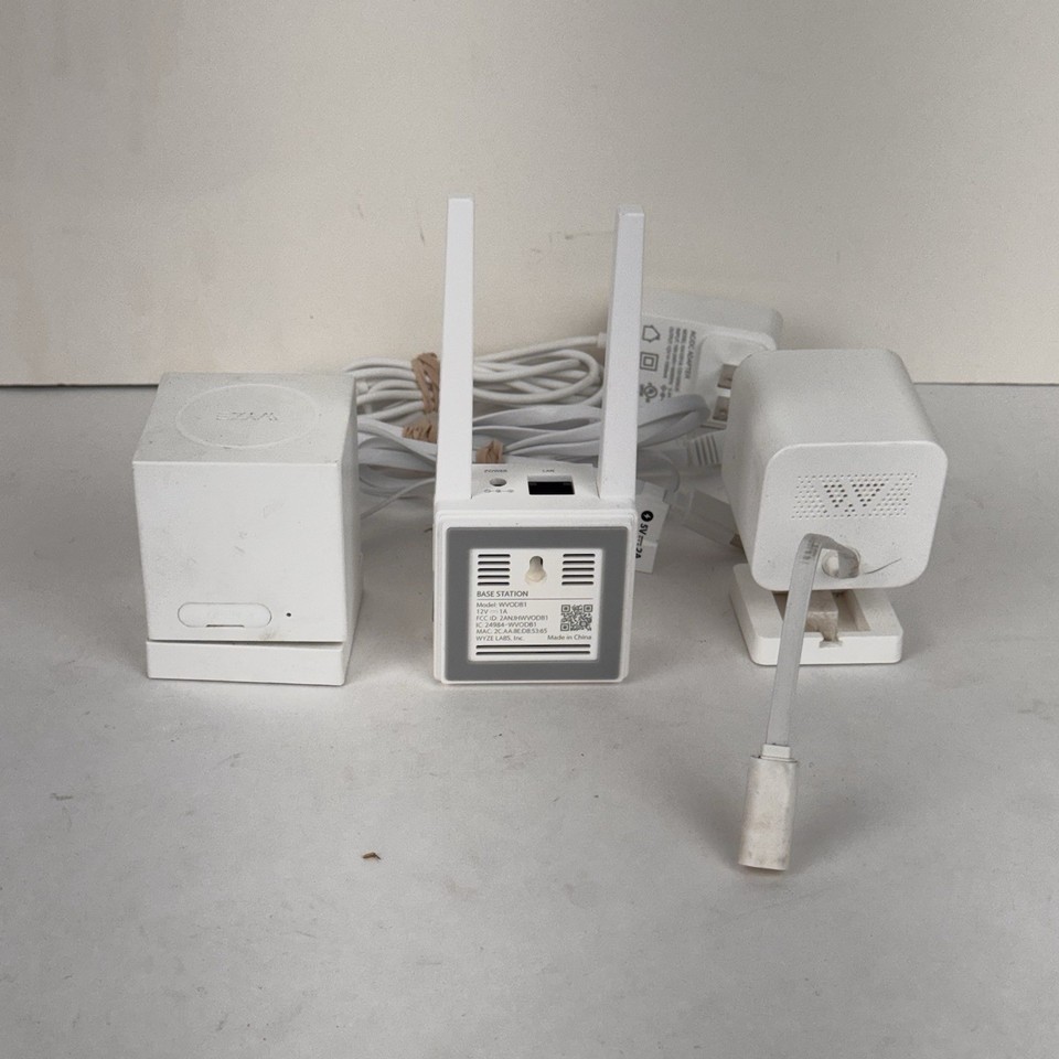 Wyze Outdoor Base Station WVODB1 And 2 Cameras (read Description) As Is ...