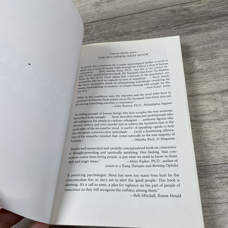 The Sociopath Next Door Paperback Martha Stout 9780767915823 | eBay