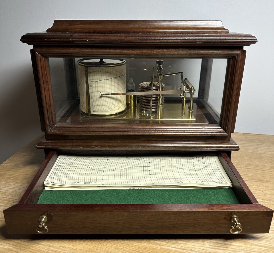 Gluck Co. Ltd. 7D R8D Barograph and Recorder Made In England - In Wood ...
