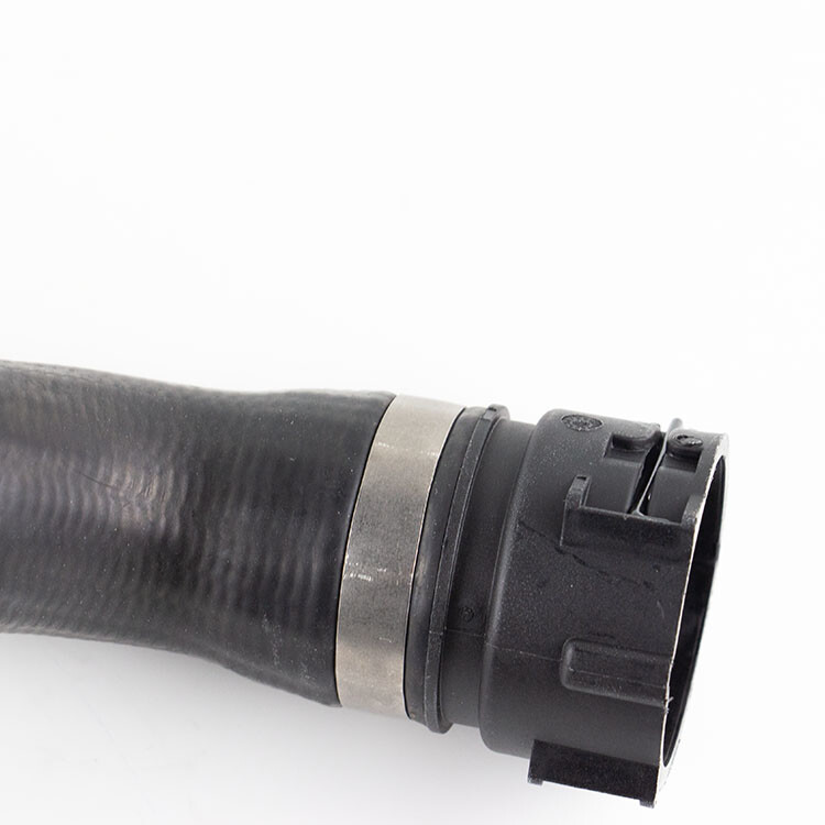 LR000931 Water Tank Upper Radiator Pipe Coolant Hose For Land Rover LR2 ...