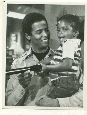 Michael Warren,April Burrell -' Hill Street Blues '1981 NBC TV press ...