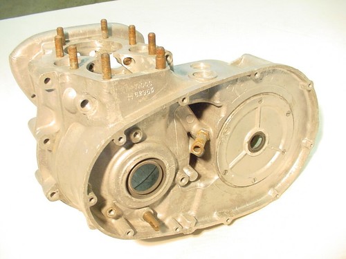 1968 TRIUMPH 500 T100C ENGINE CASES MATCHING HALVES GOOD THREADS VIN ...