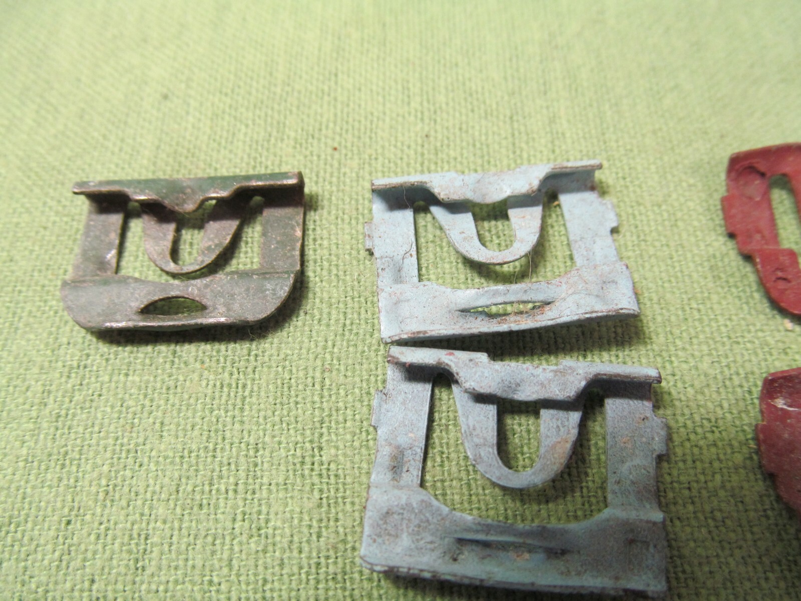 12 (twelve) Miscellaneous Vintage GM Molding Clips | eBay