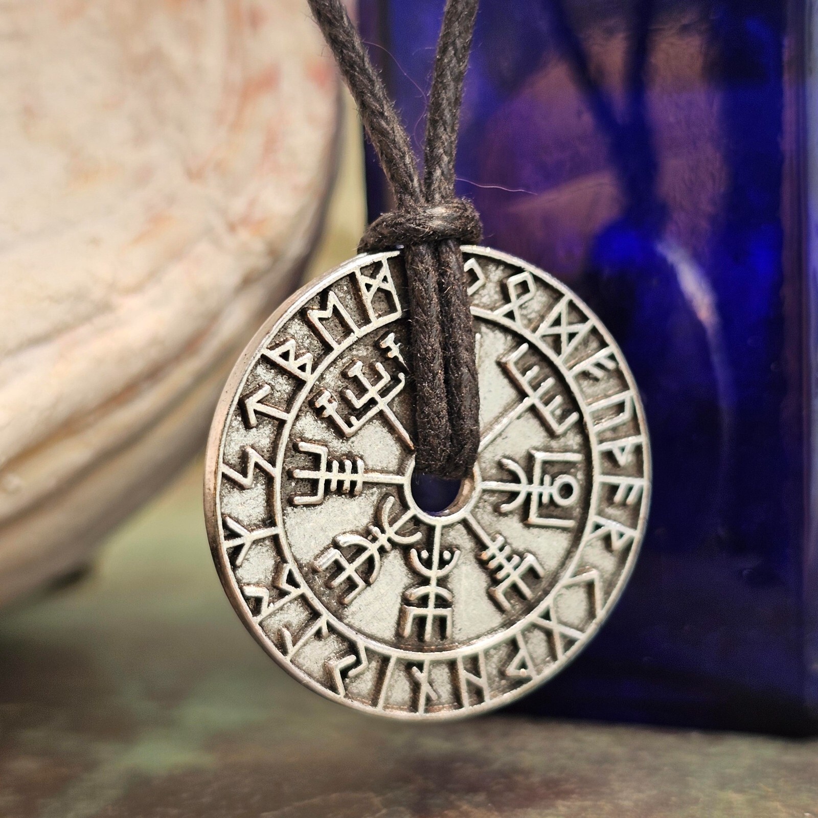 Vegvisir Rune Wheel Pendant Necklace Valknut Odin Hammer Rune Norse ...