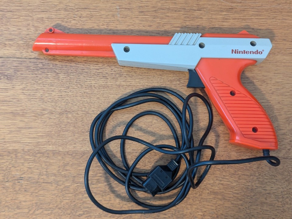 1985 Original Nintendo NES Zapper Duck Hunt Gun Authentic NES-005 OEM ...