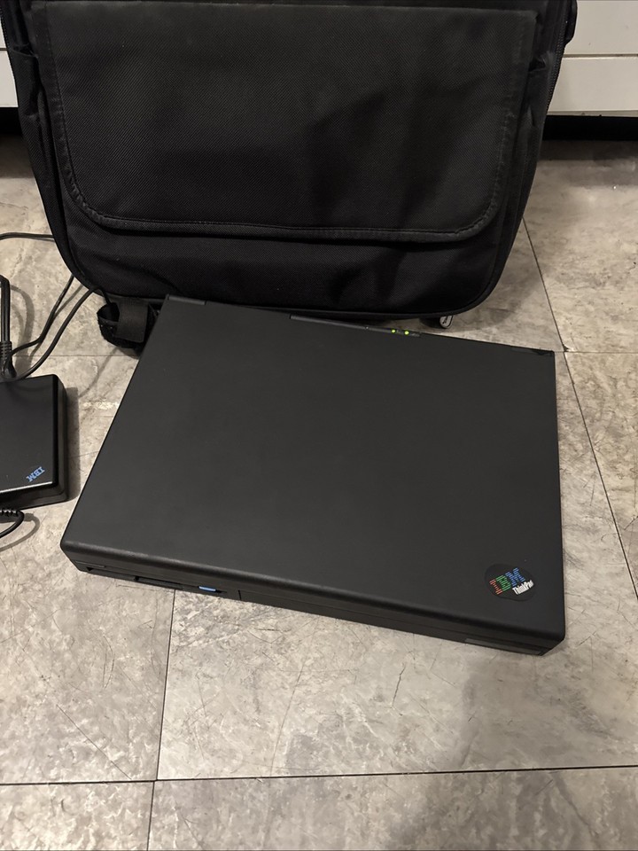 Vintage IBM Thinkpad 760c Windows 98 1GB HDD 24MB RAM Works Great W ...