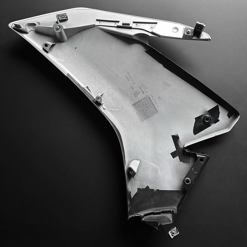 Aprilia RSV4 2016 1000 RF fairing, Right hand side with slight scuff ...