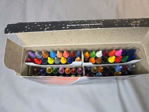Crayola Collectible Star Wars 64 Crayons-Darth Vader-Includes Dandelion ...