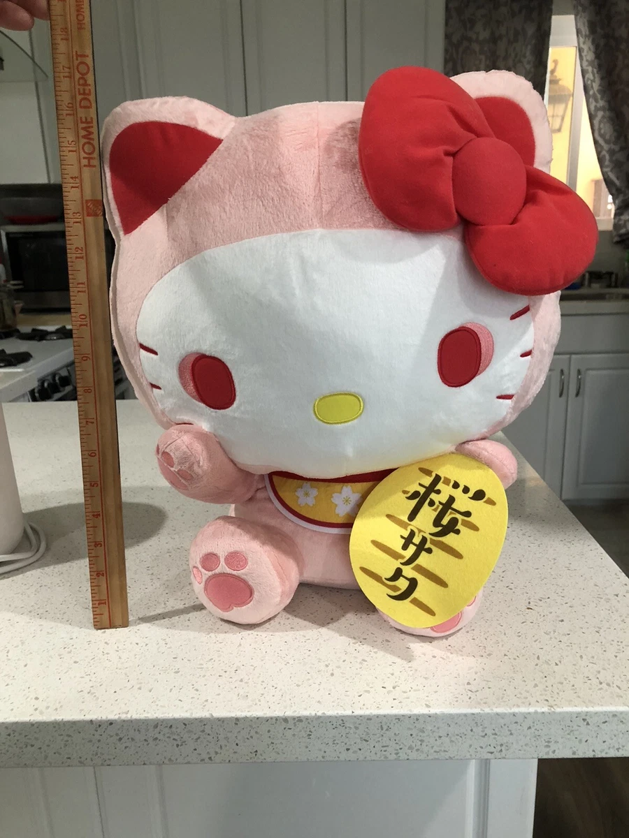 Hello Kitty Maneki Neko