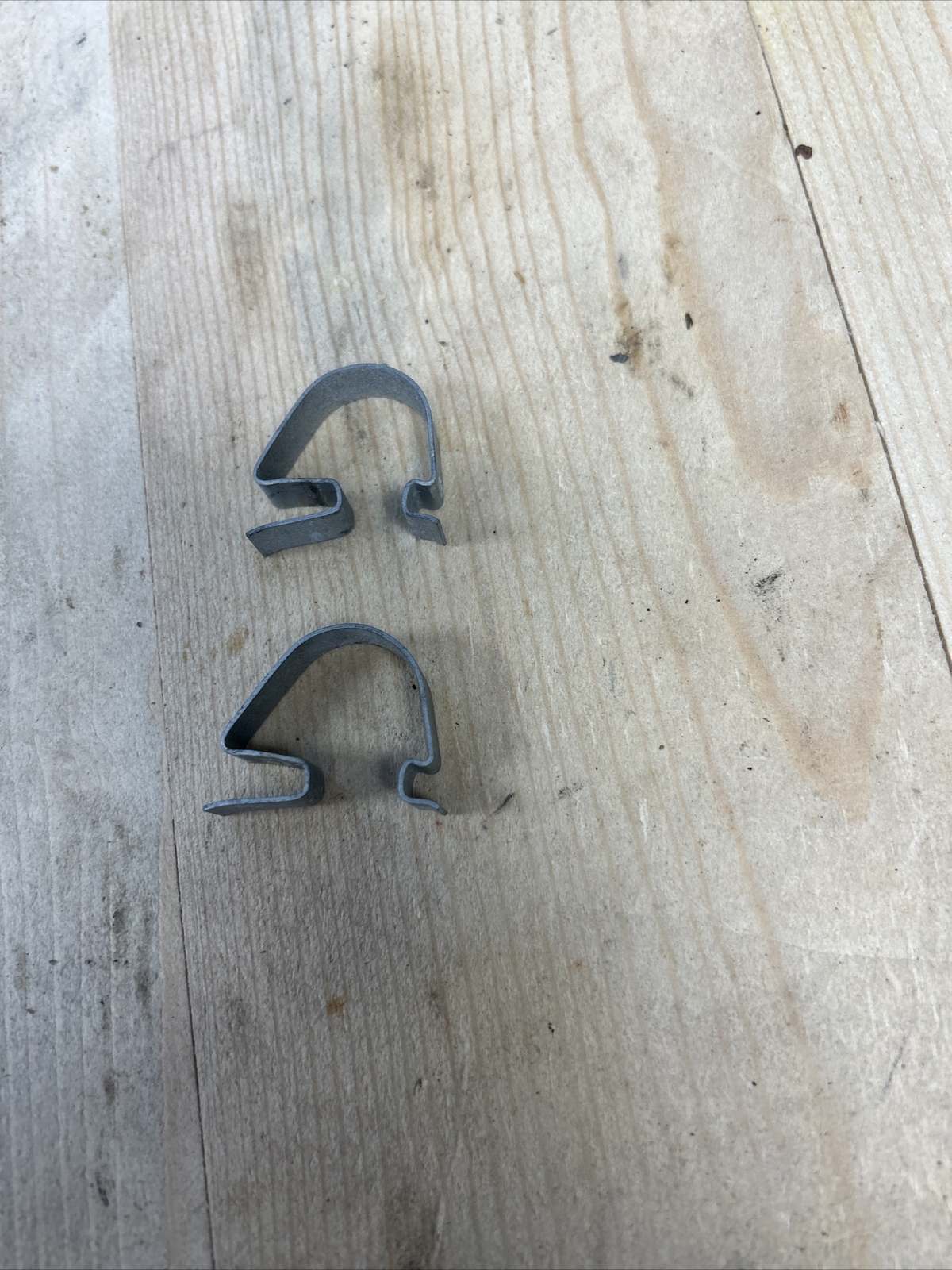 Maytag Whirlpool Washer/Dryer Console Metal Clips WP8312709 Set Of 2 ...