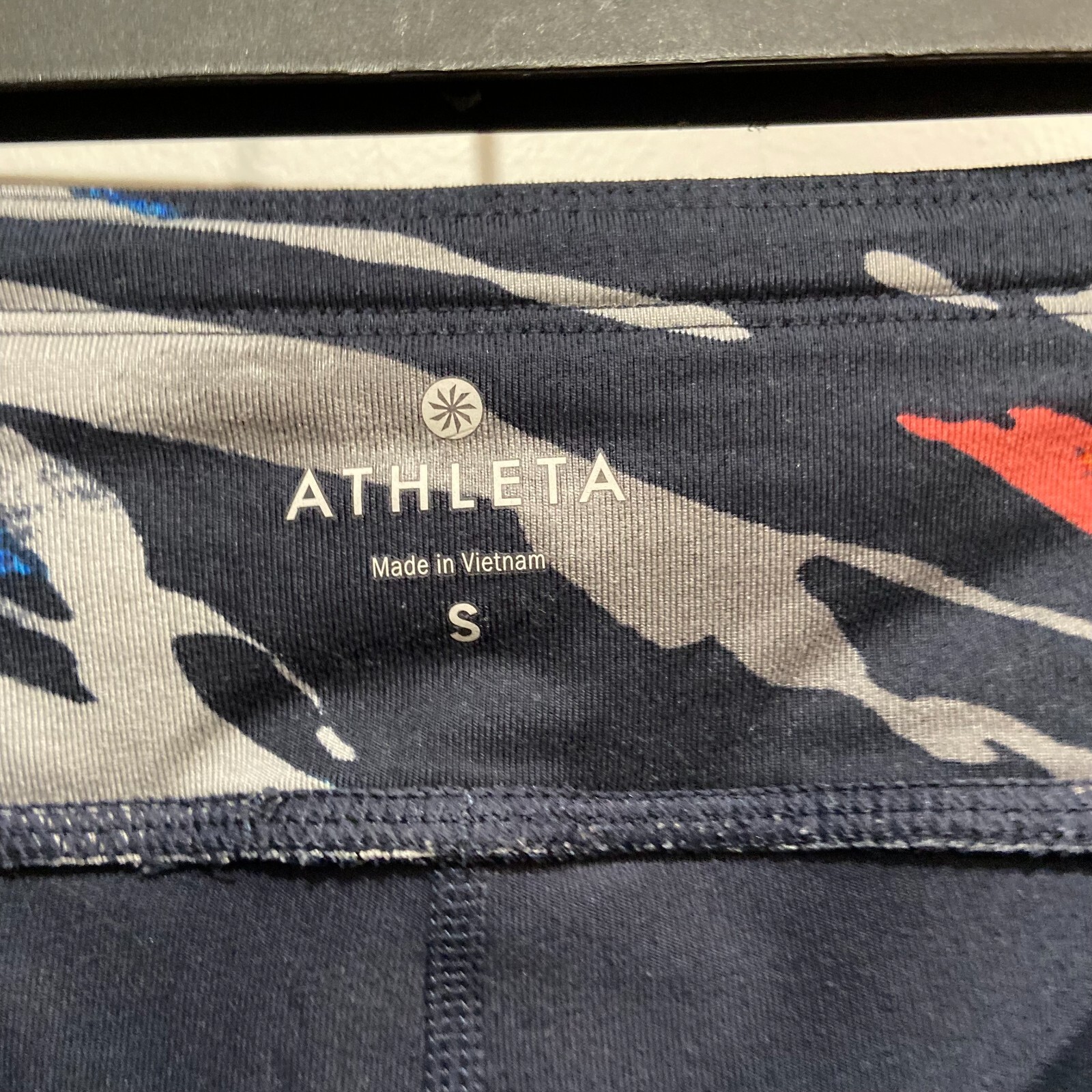 Athleta Women's Capri Spandex Navy Blue With Camo Pri… - Gem