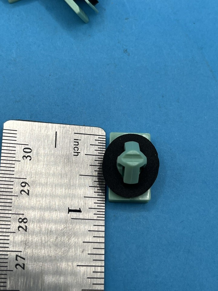 (Bag of 10) Rocker Panel Moulding Retainer Clips for Volt Impala XTS ...