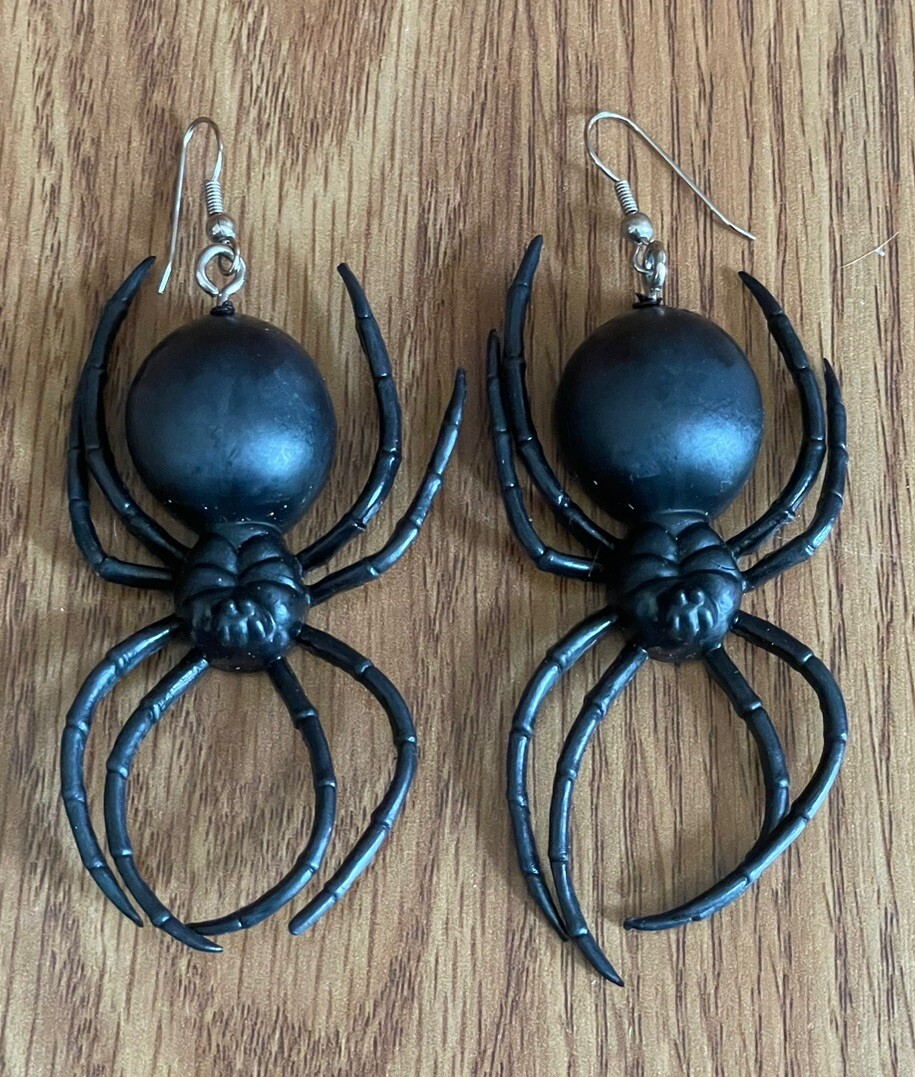 1980s Vintage 3" Rubber Tarantula Spider Dangle Earri… - Gem