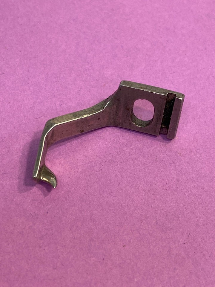 *USED* 256245-SINGER-LOOP RETAINER LEFT-FOR SEWING MACHINES *FREE ...