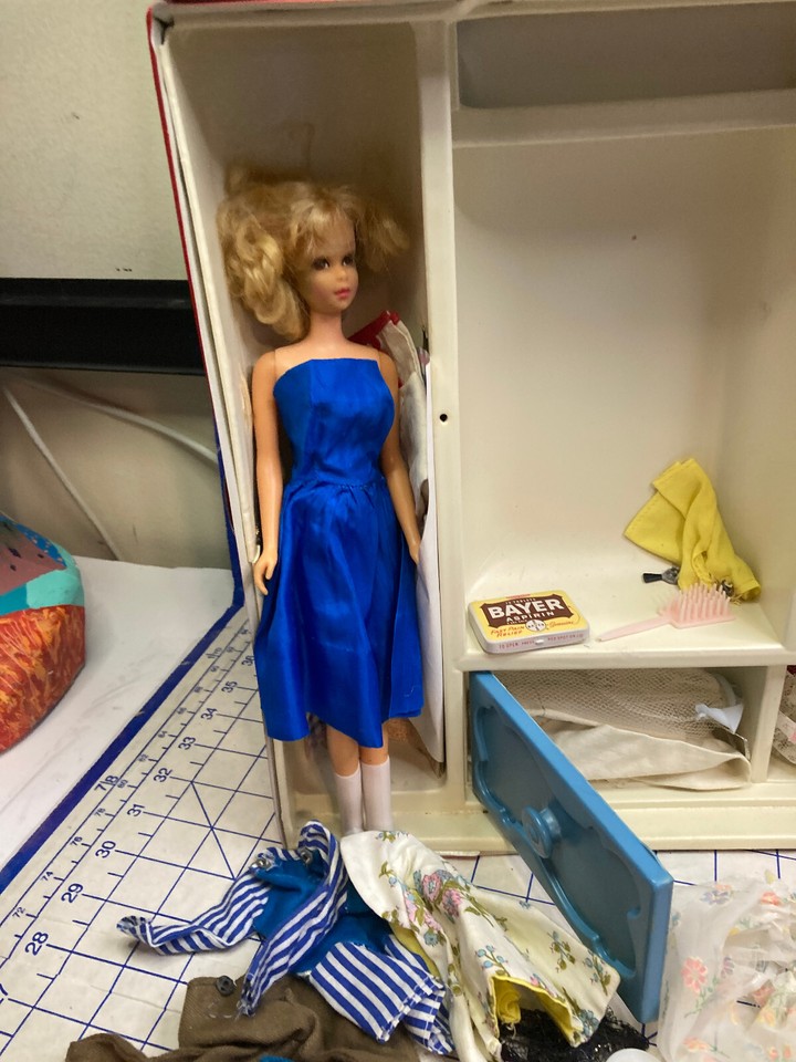 Vintage Midge BARBIE 1963 Red Case Loaded with Both Dolls and tons of ...