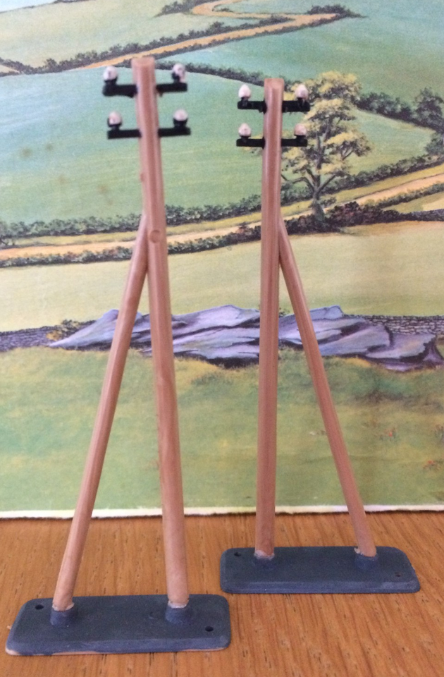 HO/OO Busch wooden side supporting 9cm high telegraph poles 7 packs of ...