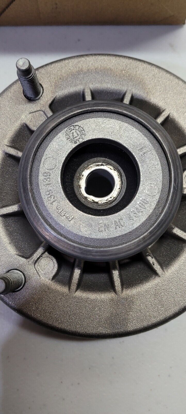 33506863299 BMW Genuine Shock Mount Rear 528i,528i xDrive,535d,535d ...