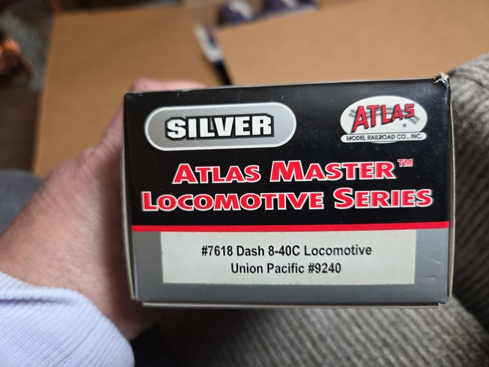 Atlas Master Series Silver #7618 Dash 8-40C Locomotive Union Pacific ...