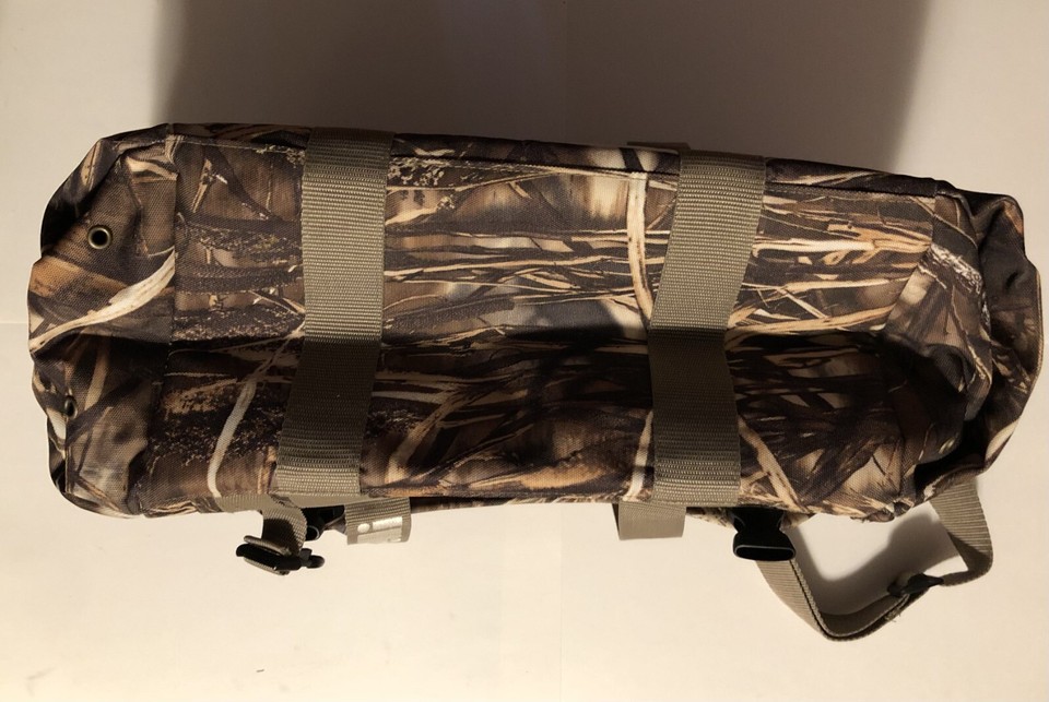 Lot of 2 Hunting Bags, Floating Blind Benelli Max-4 HD, Beretta ...