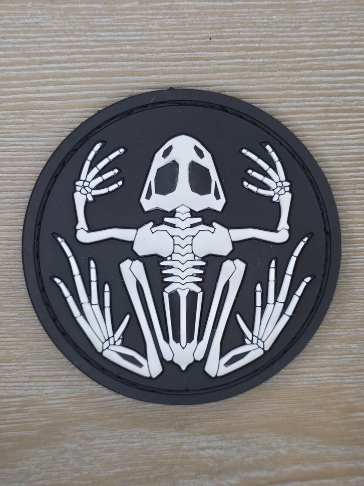 US NAVY SEAL FROG SKELETON DEVGRU 3D CIRCLE SWAT B&W TACTICAL PVC HOOK ...