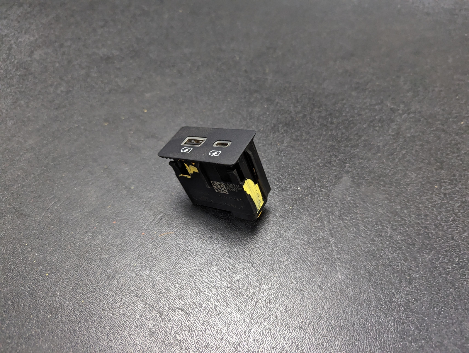 2022-2023 Infiniti QX60 Dual USB Charge Adapter | 25331-6TA2B | Genuine OEM