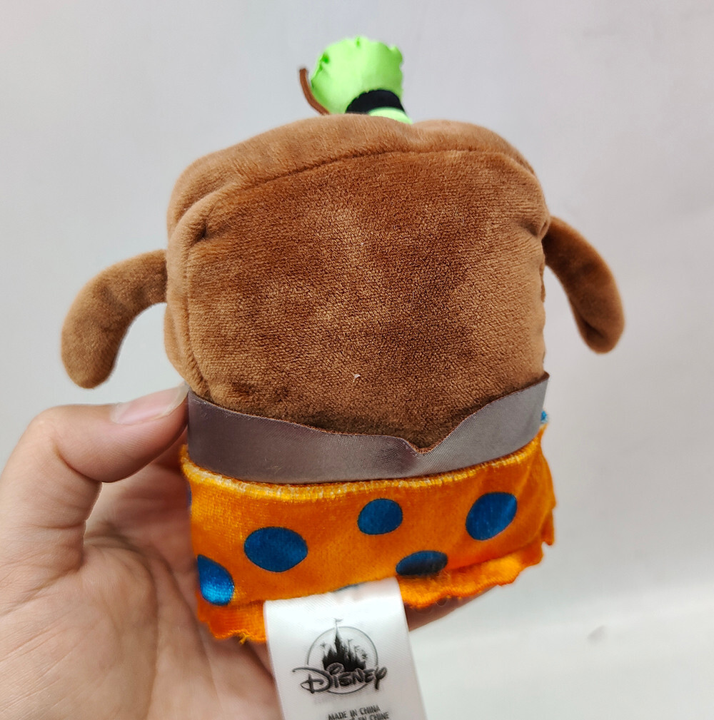 Disney Munchlings Sweet Treats Chocolate BrownIe Bar Goofy Plush Doll ...