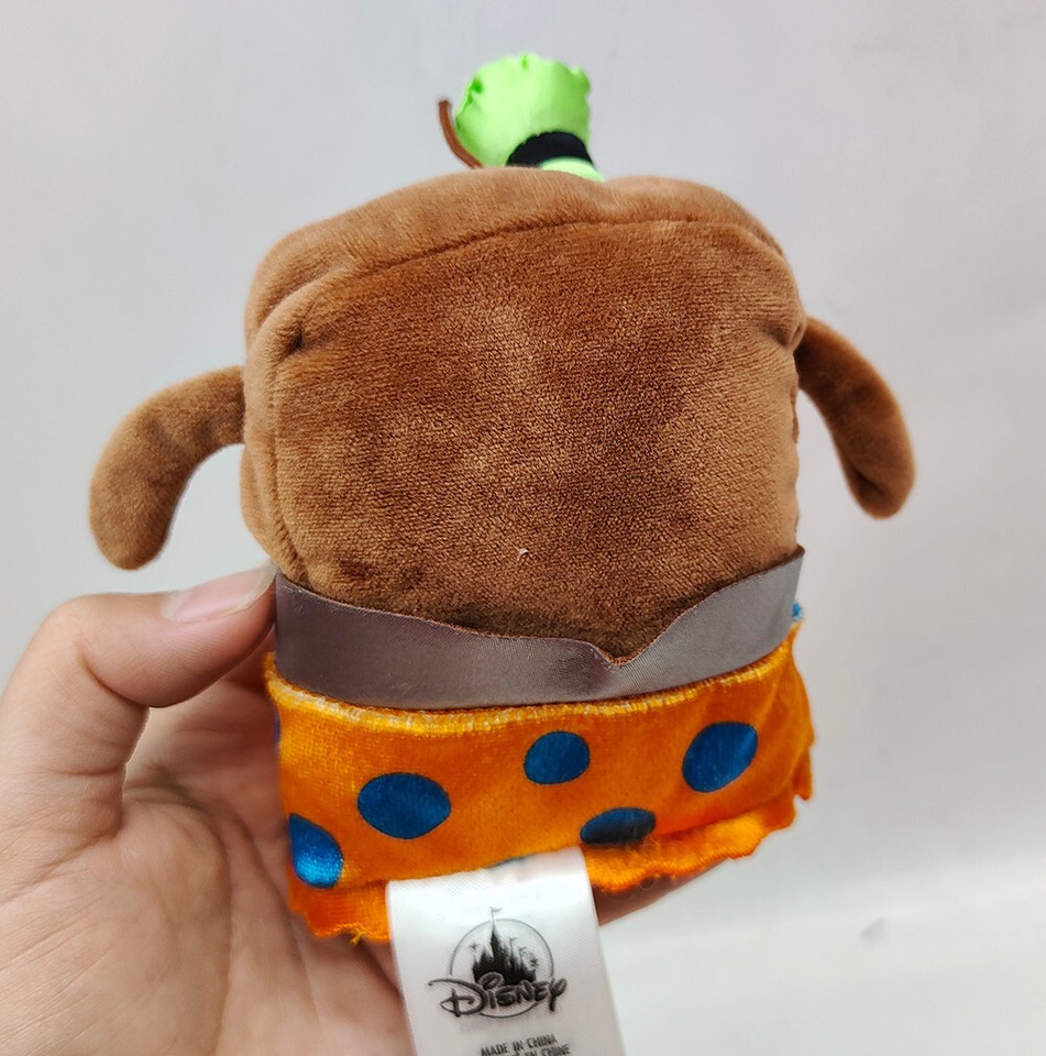 Disney Munchlings Sweet Treats Chocolate BrownIe Bar Goofy Plush Doll ...