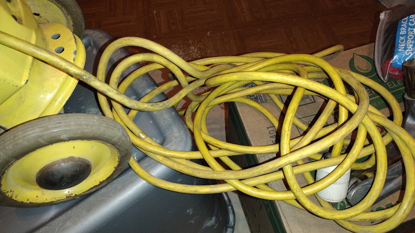 NSS M-1 PIG COMMERCIAL VACUUM Motor and Motor Housing,Wheels, Works .As ...