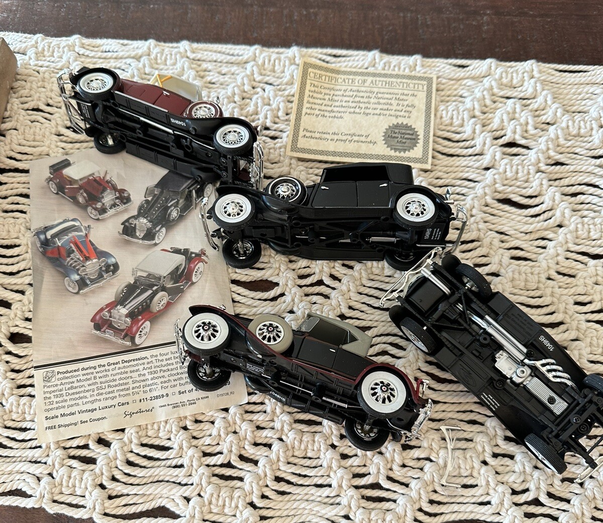 Signatures Scale Model Vintage Luxury Car Set - 1:32 Scale Models - Set ...