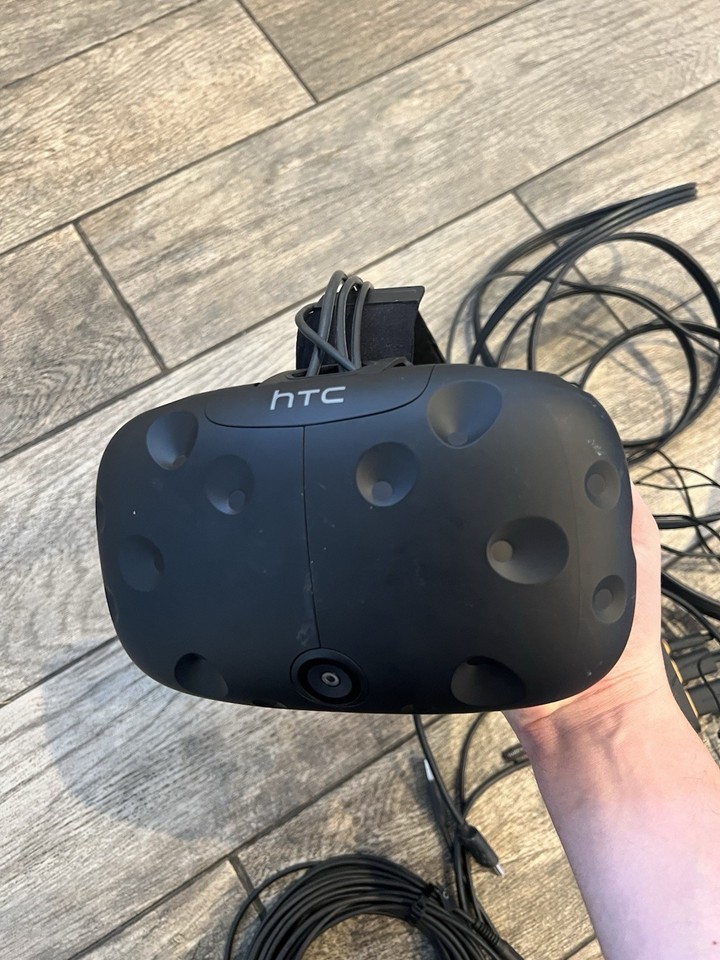 HTC Vive Virtual Reality Headset Only with Link Box & Cables | eBay