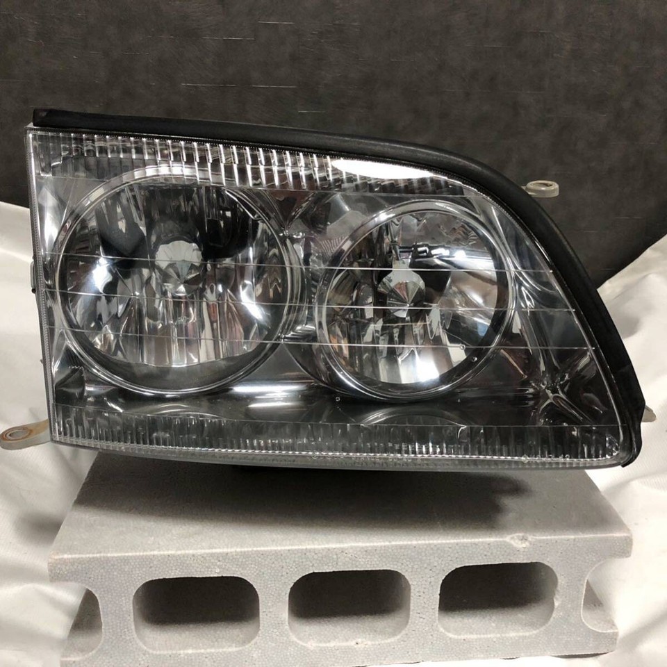 Toyota Celsior Lexus LS400 UCF20 UCF21 Headlight Set used HID | eBay